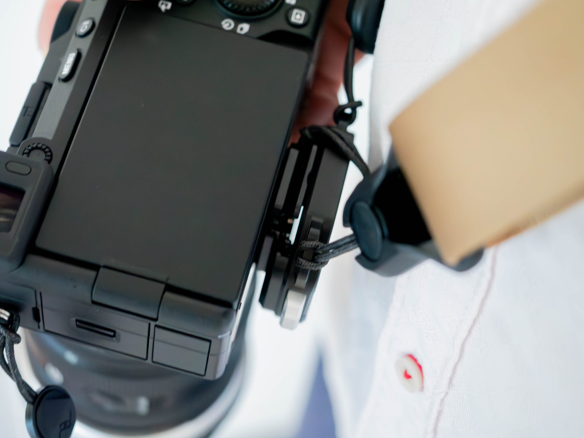 【レビュー】Vlog撮影に最適！Ulanzi Falcamクイックリリースショルダーストラップを購入レビュー｜くろがきのやりたいこと研究所